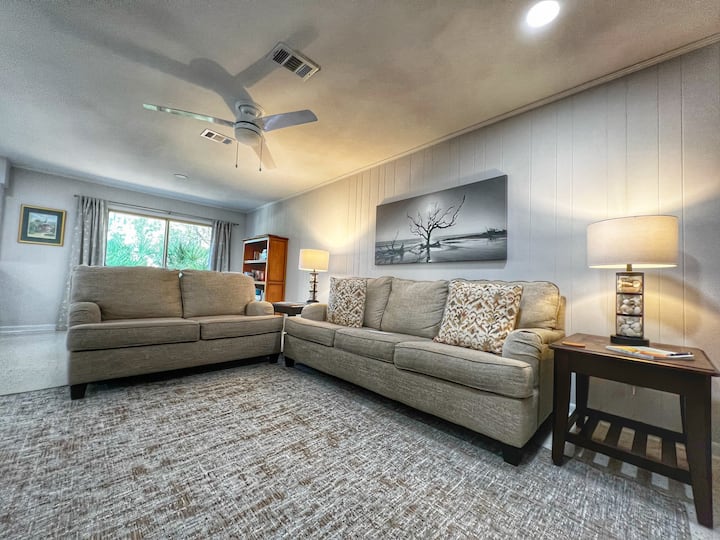 Cute Cottage 3 Min Walk Beach Pet Friendly - Jekyll Island State Park, Jekyll Island