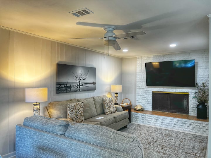 Cute Cottage 3 Min Walk Beach Pet Friendly - Jekyll Island, GA