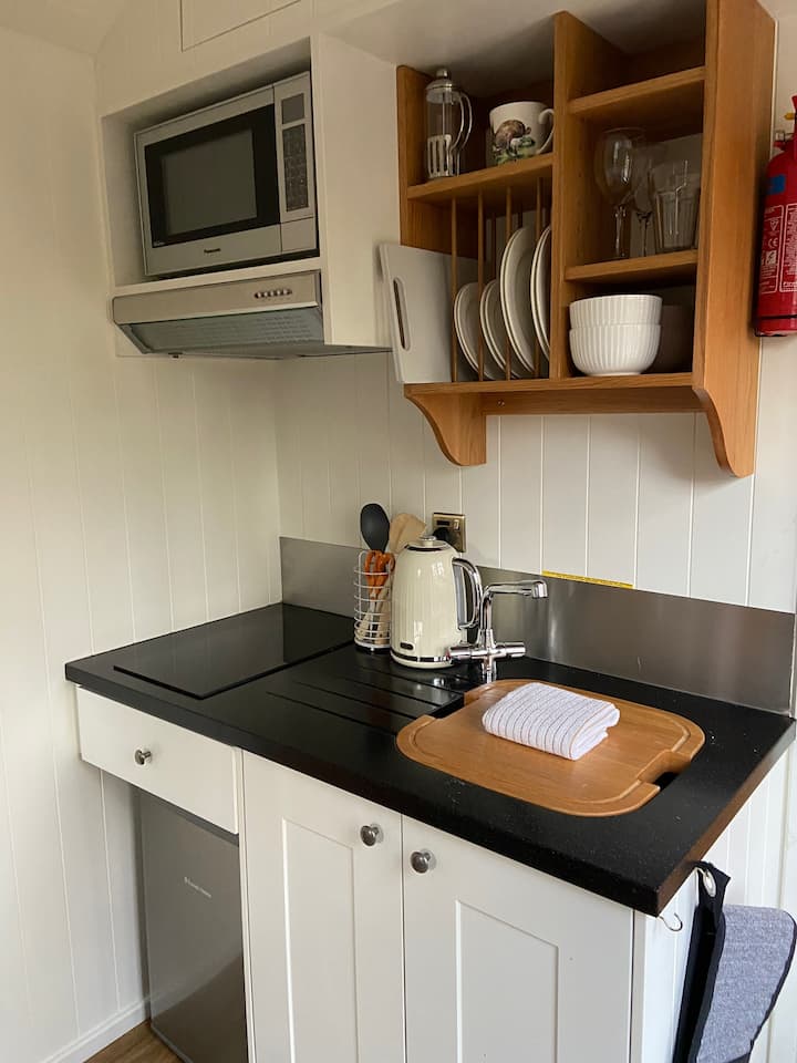 Bothan Burn Shepherds Hut On Secluded Estate - Isle of Mull