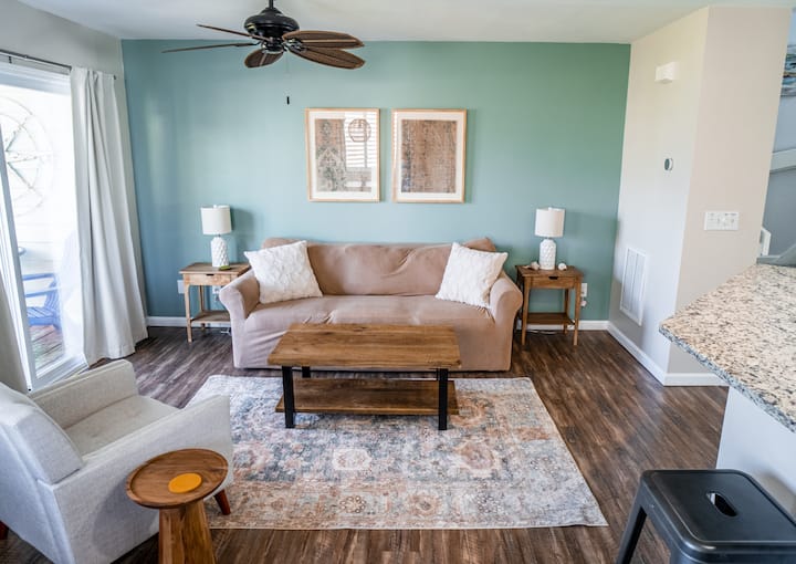 Family Friendly Townhouse, Close To Beach Access! - Carolina Beach, NC