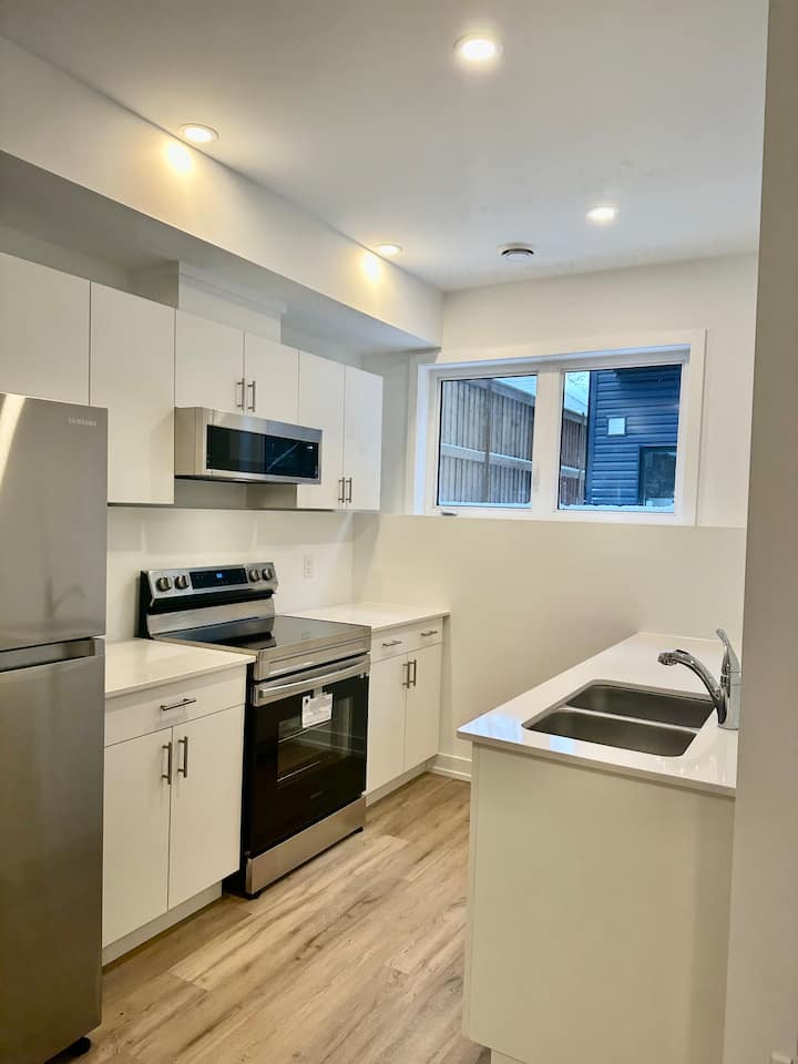 Brand New Stackable Town Condo - Welland