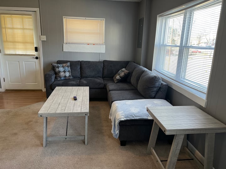 Executive Suite Close To Interstate And Downtown - Knoxville, TN