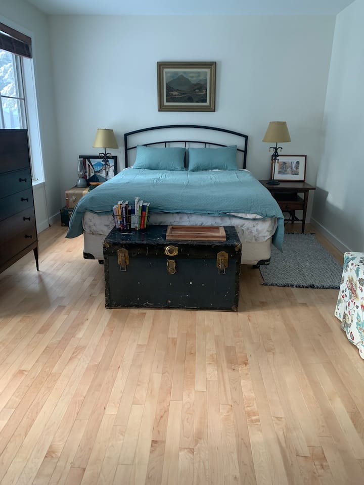 Budget Friendly!nicespacious&quiet Rm W/pvt Bath. - Saint-Sauveur