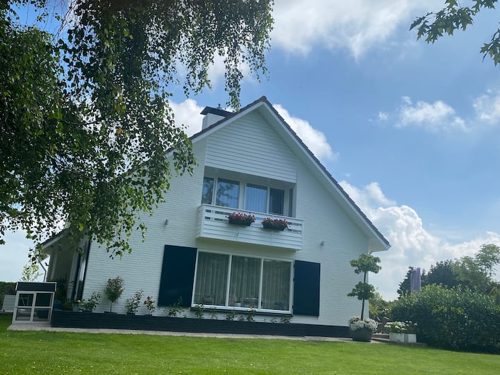 Welcom To The “Keukenhof” - Leiden