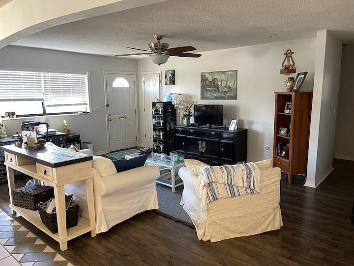 Beach Bungalow With Private Bath - Melbourne Beach, FL