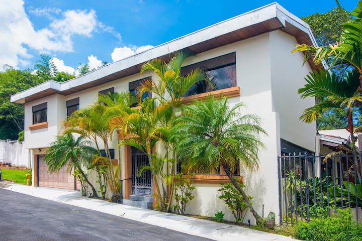 Beautiful Home In Costa Rica - San José