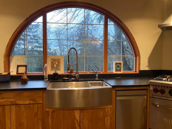 Charming Forest Abode - Camano Island, WA