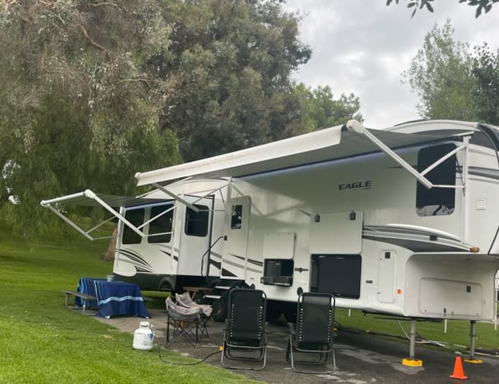 Modern Luxury Trailer For Outdoor Getaway - Pomona, CA