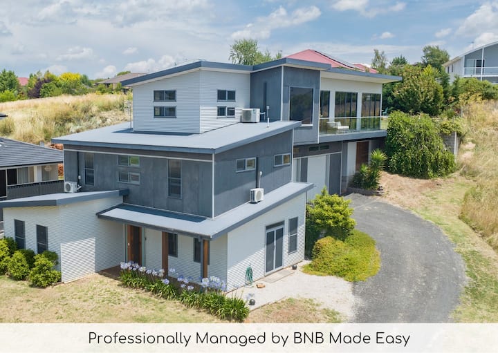 The Entertainer | 5 Bed 5 Bath, 3 Storey Retreat - Orange