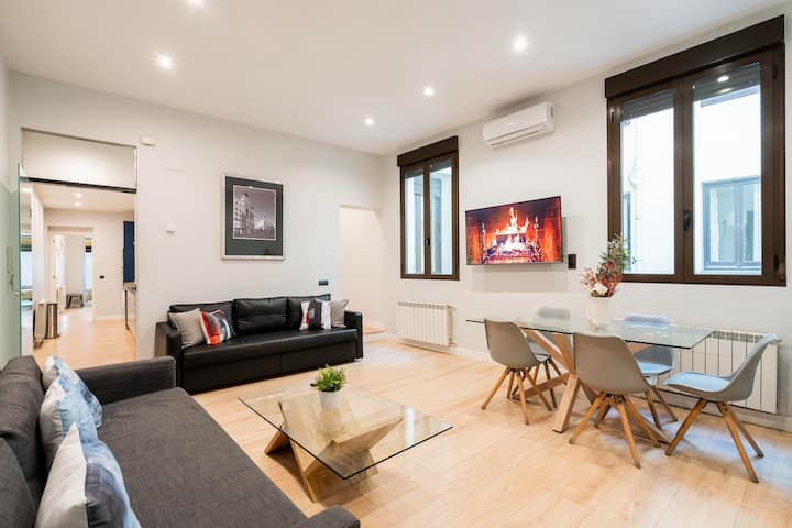 Atocha3  Superb Location 10 Pax - 4bedrooms - Madrid