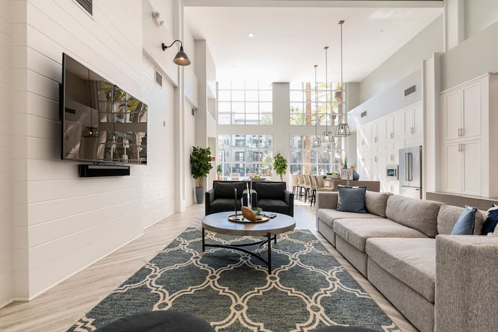 Condo In Irvine Perfect For Longer Stays - Irvine, CA