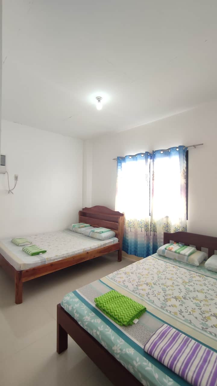 Flat With Kitchen Good For 7-8 People (3rd Floor) - Moalboal