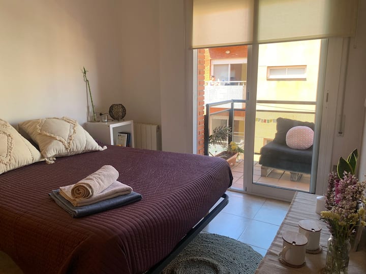 Habitación Con Baño Privado Y Balcón - Girona