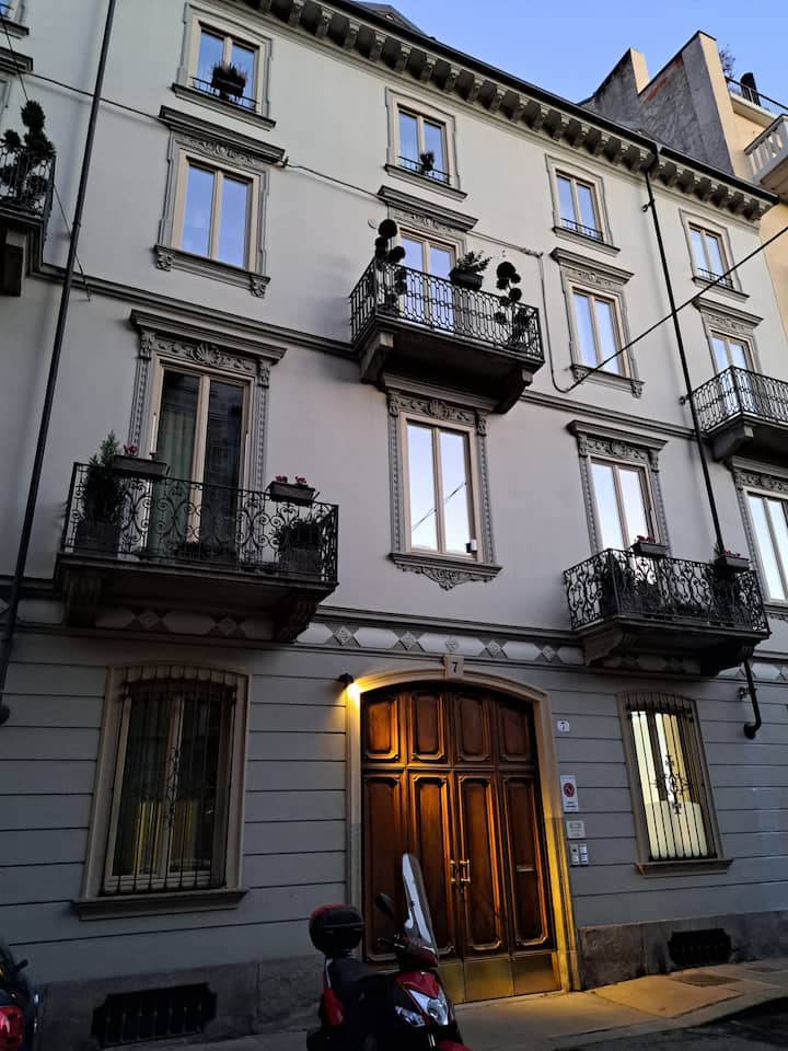 Comodo Appartamento In Zona Centrale Di Torino - Turin