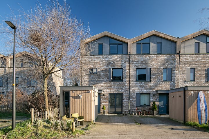 Ruim Duinhuis, In De Duinen,  Bos En Strand. - Weesp