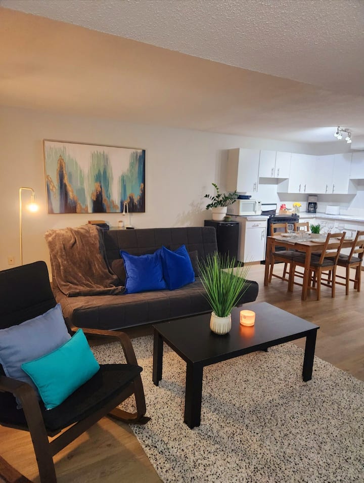 Central Location! | Free Parking! | Stampede - Calgary