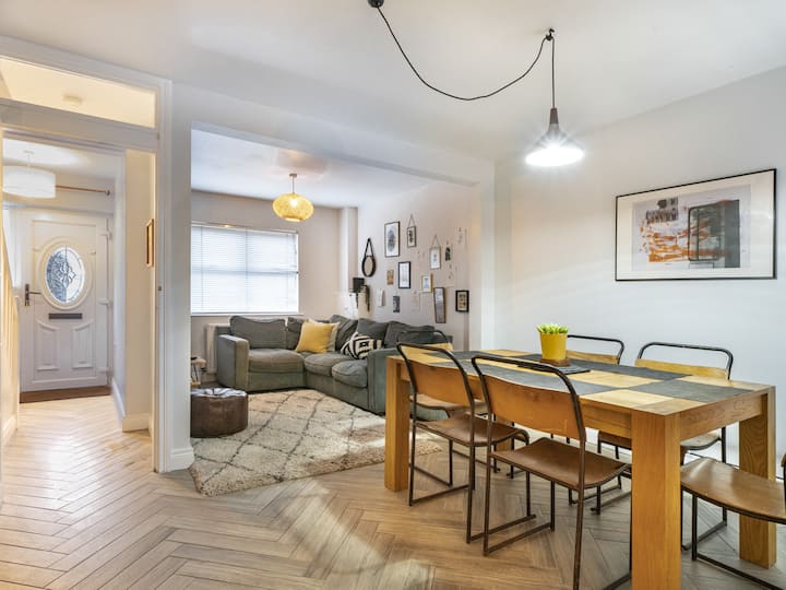 Cosy 2br Home | Ormeau Road | Cafes, Bars & Parks! - Belfast