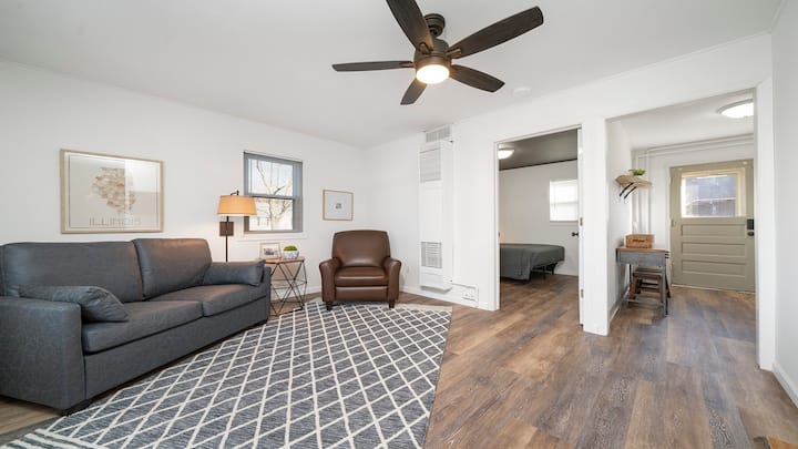 Fully Equipped Small Space - Rockford, IL