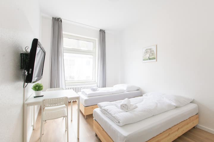 Raj Living - Monteur Apartment - 25 Min Messe Dus - Duisbourg