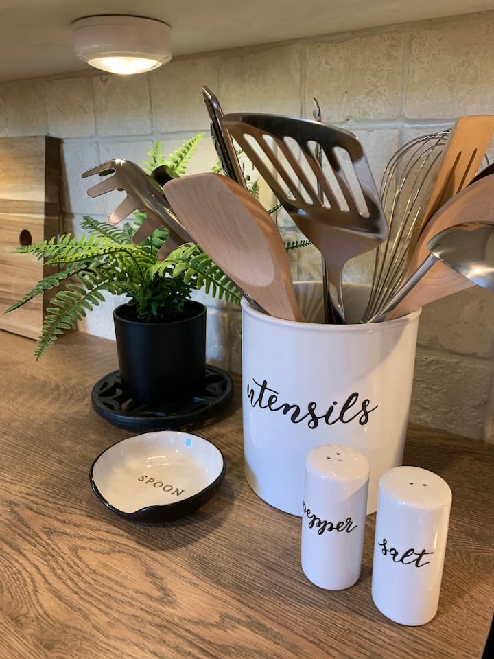 Charming Comfortable Convenient - Denton, TX