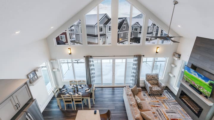 Stunning Family-pet Friendly-walk To Pool/hot Tub - Lake Country