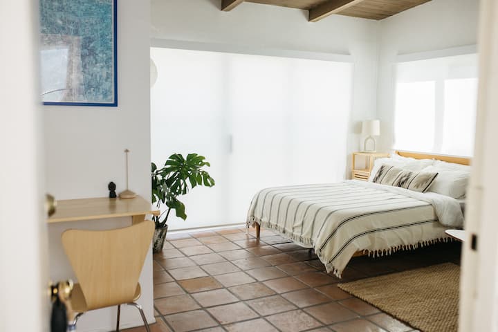 Ocean Front Dreams Studio - Venice Beach, CA