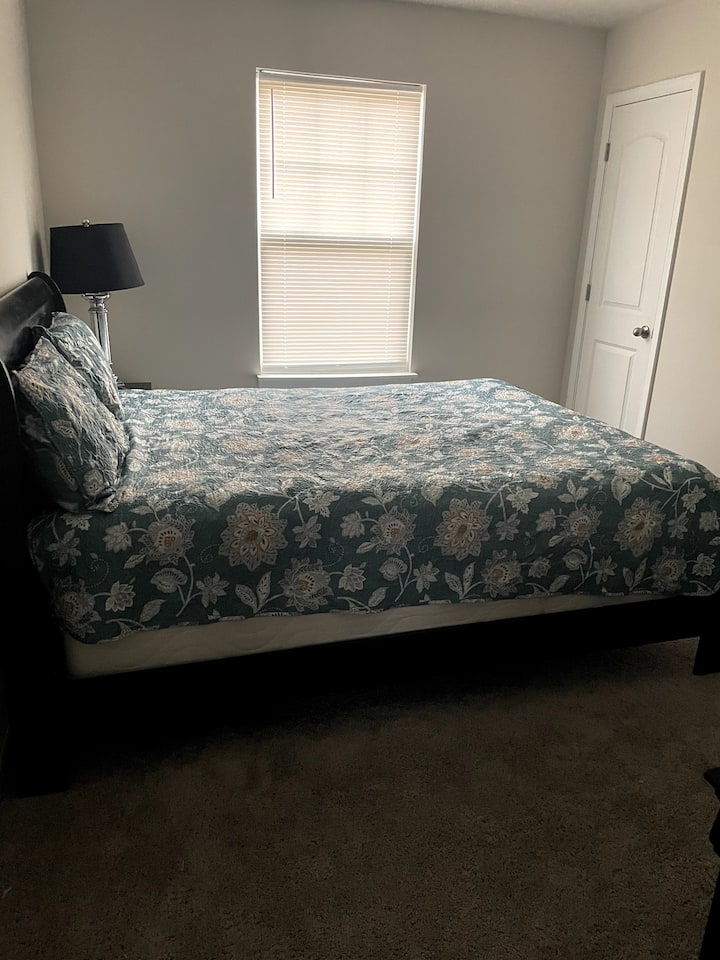 1br Townhouse With Bar And Patio - Gastonia, NC