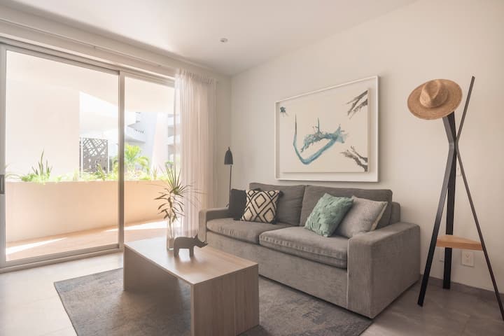 Stylish Two Bedroom With Terrace At Best Location - Playa del Carmen