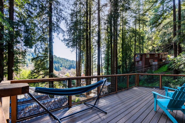 Peaceful Redwood Hideaway: Hot Tub, Walk To River - Guerneville, CA