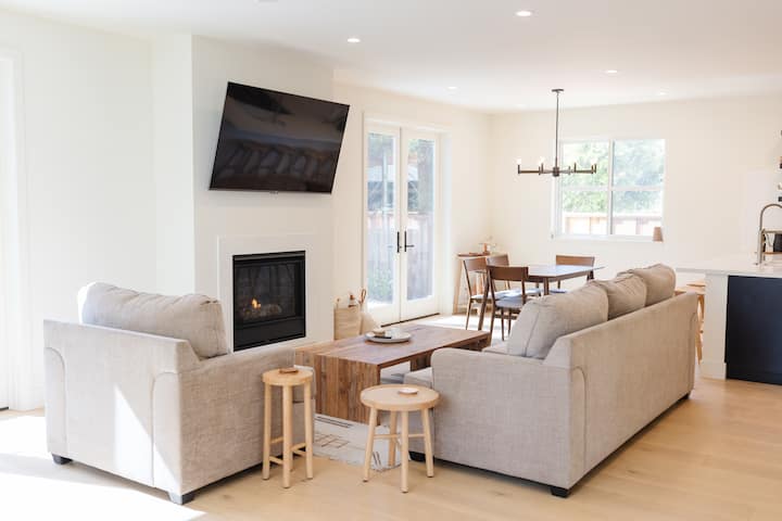 4br/2.5ba Home 3 Blocks To Beach - Half Moon Bay, CA