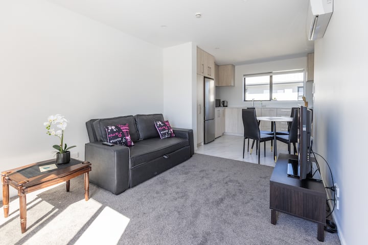 Brand New 2 Bed Ocean View! - Christchurch