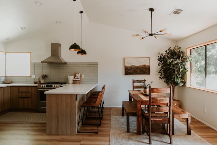 Peaceful Retreat|stylish Cabin| Great Views - Crestline, CA