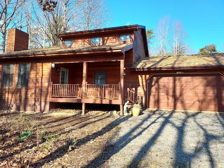 Cozy And Comfy With Lake Access - Lake Anna, VA