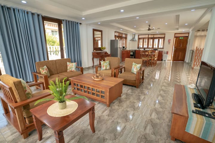 La Belle Residence - 3 Bedroom Villa With Seaview - Victoria