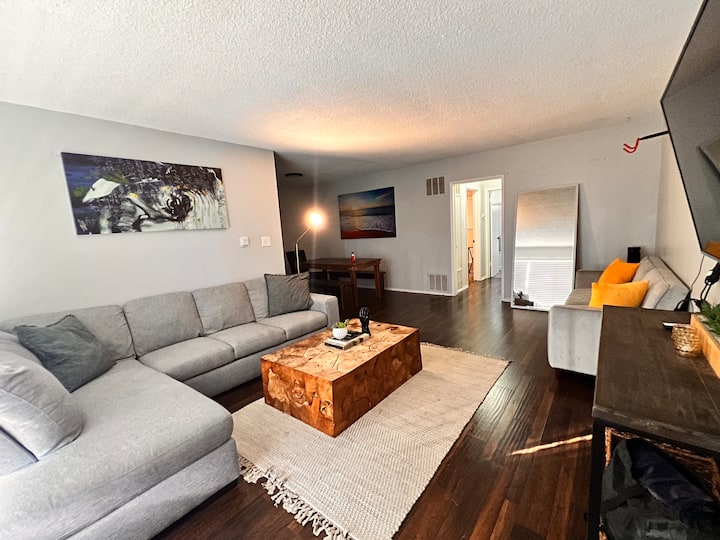 Quiet, Safe, Centrally Located - Hollywood, CA