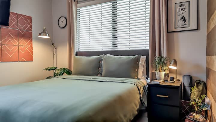 Cozy Retreat W/ Amenities | Great For Long Stays - San Antonio