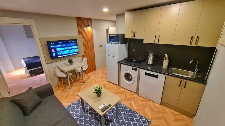 Basement Suite 1+1 Home (Daire -1) - Lara Beach