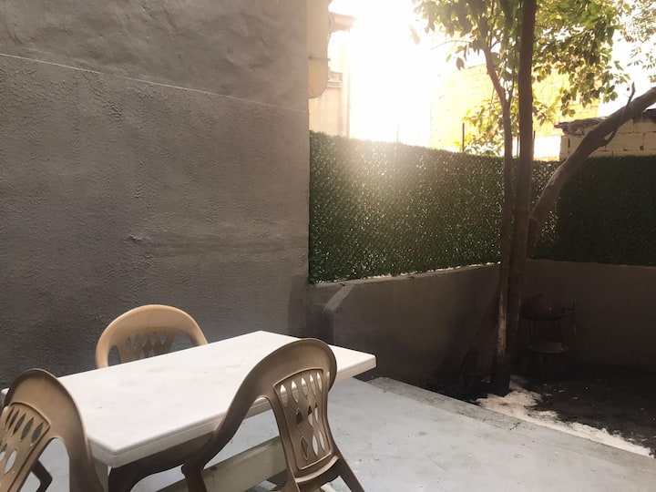 Flat With A Garden - Istanbul