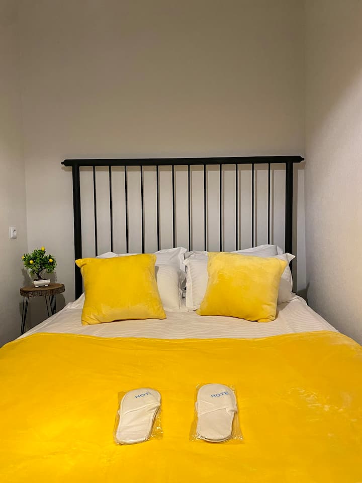 Charming Apt In Old Tbilisi - Tiflis