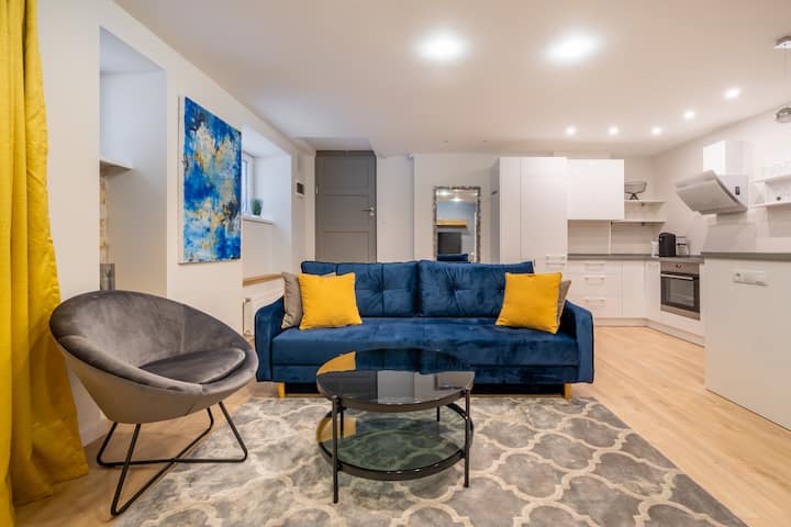 Former Library | Great For Longer Stays | Smarttv - Latvia