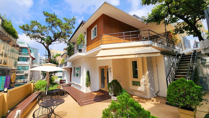 Triple Room - - Oyo Myeongdong 5 Lodge - Seoul