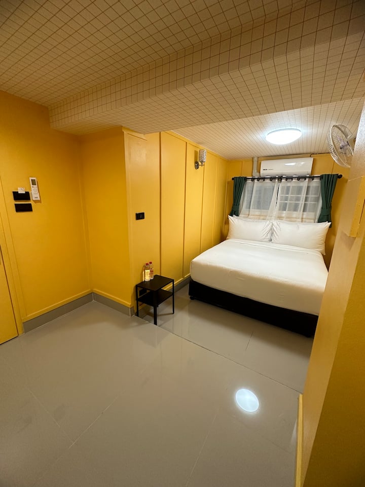A Small Cozy New Boutique Room. - Phuket
