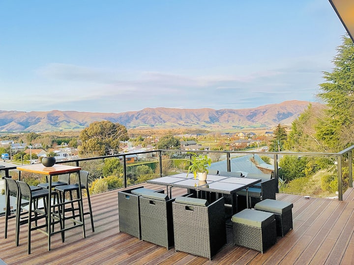 4br 2 Storey House W/ Amazing Mountain Views - Luggate