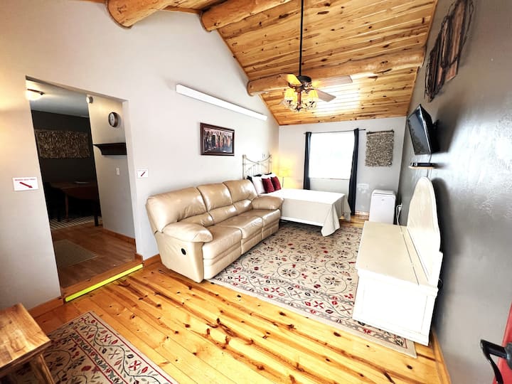 #6 Mustang Cabin At Ponderosa Place - Custer, SD