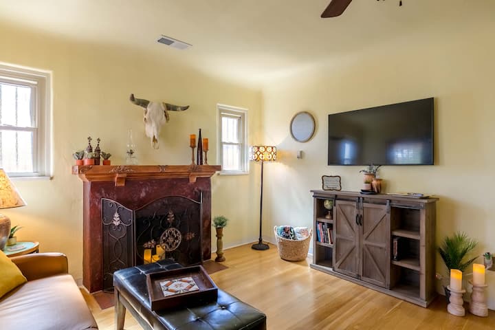 Low Clean Fee+hot Tub+gated+walk Everywhere - Albuquerque, NM
