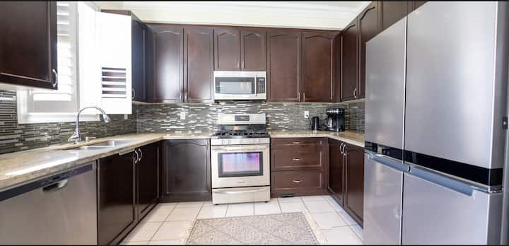 Private Room With En Suit Bathroom Pickering - Pickering