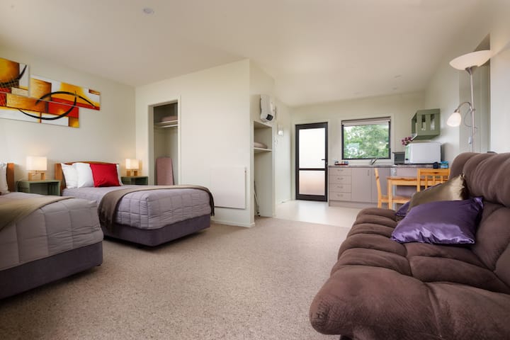 Garden Twin Studio - Outram