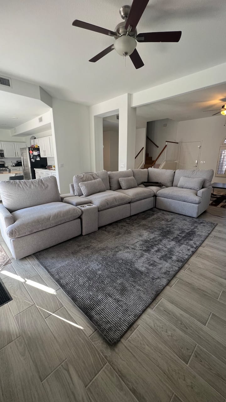 Spacious House W/ Pool - Peoria, AZ