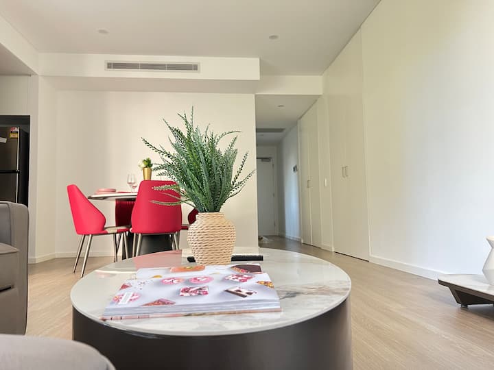 Quiet Street Facing Home Short Drive San Hospital - Hornsby