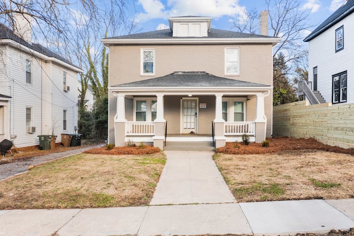 Big House Downtown! 6br 3bth! - Greensboro, NC